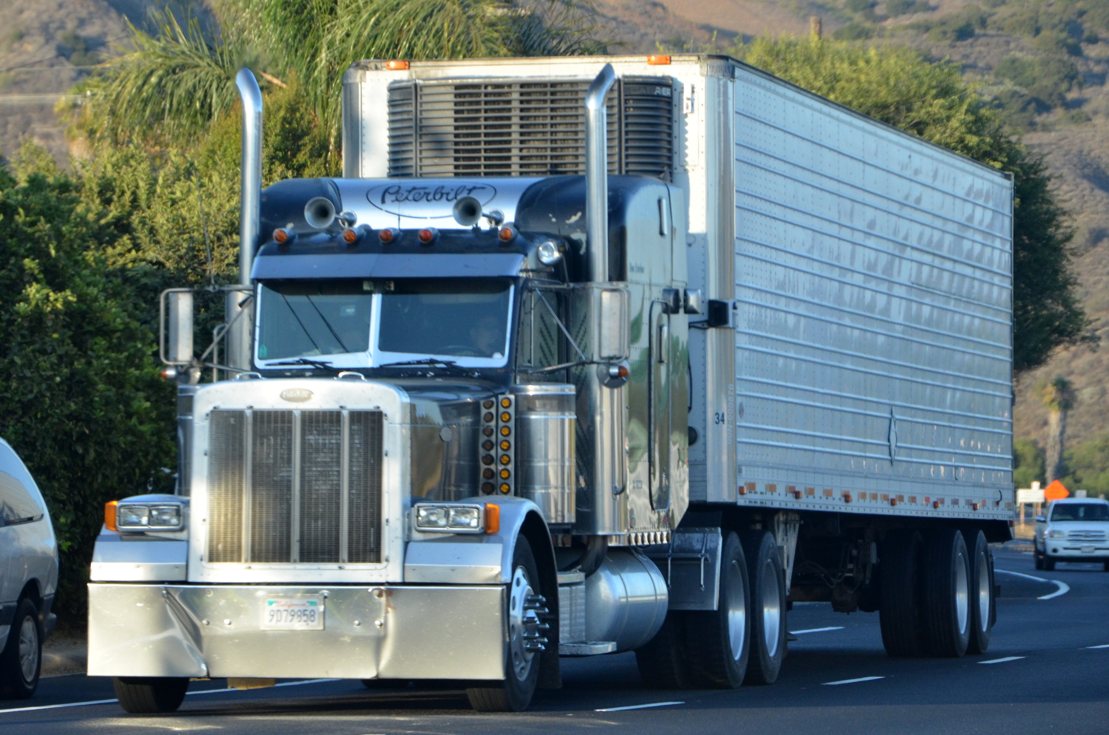 Eighteen Wheeler Truck Accident Statistics | Goings Law Firm, LLC